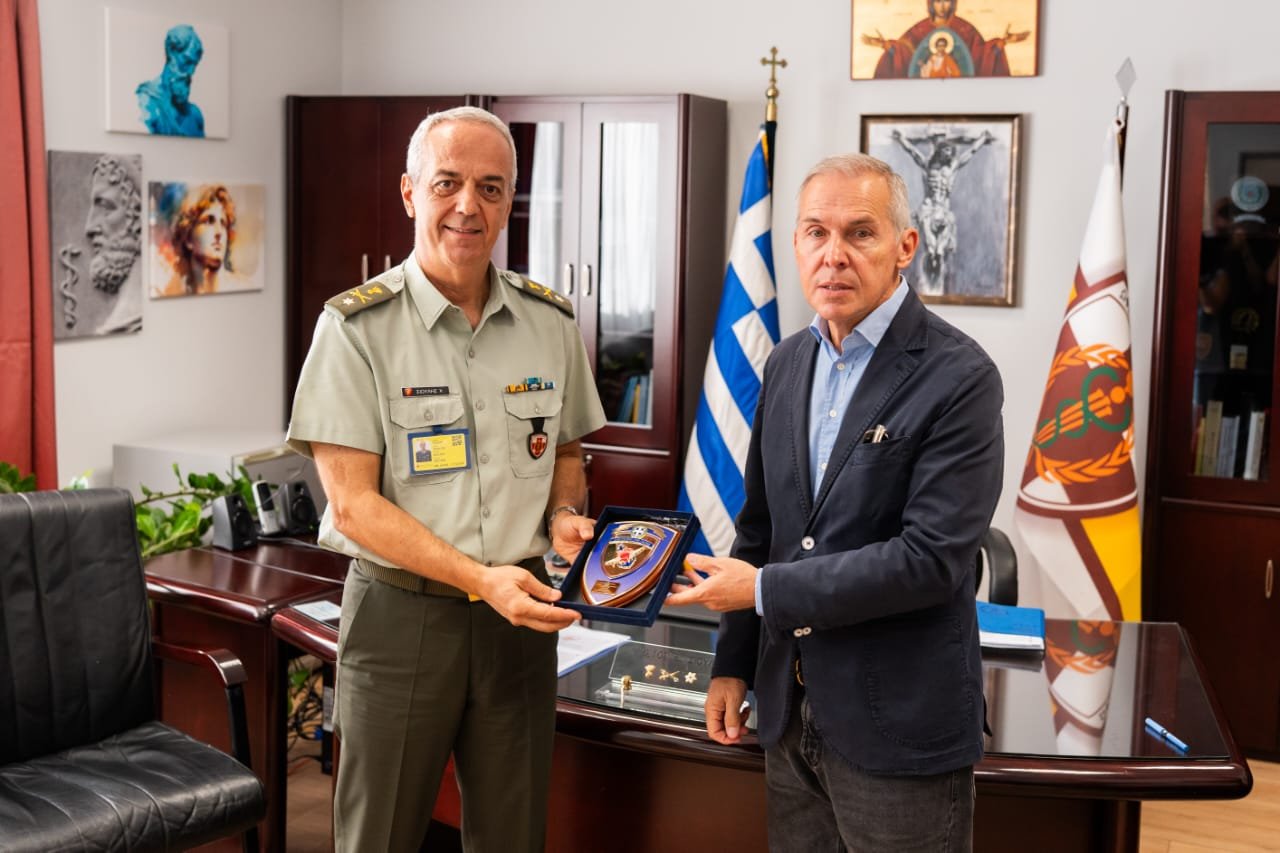 Επίσκεψη ΥΦΕΘΑ κ. Αθ. Δαβάκη στο 424 ΓΝΣΕ - Σύνδεσμος Αποφοίτων Σ.Σ.Α.Σ.